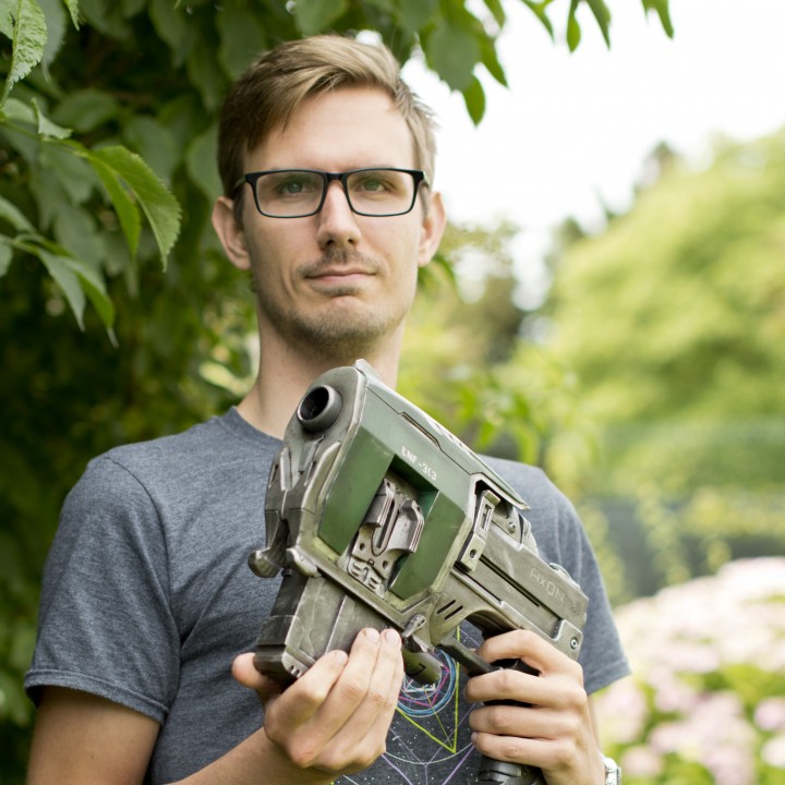 3D Printable Enforcer (Unreal Tournament) by Bart van der Westerlaken