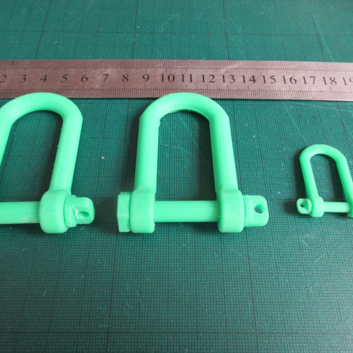 3D Printable Tank style Tow Hook (Shackle) by Jeremy Connaughton