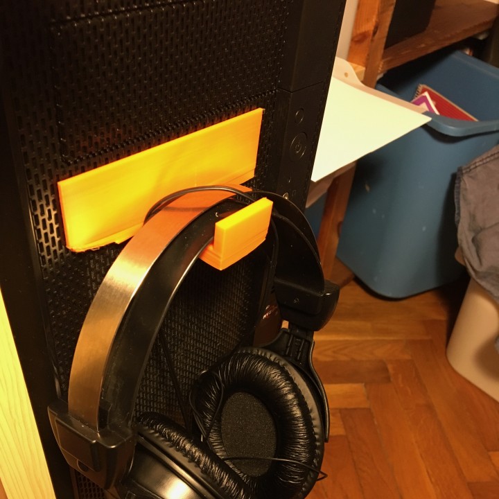 3D Printable Pc case headset holder by Bulcsu Bagi