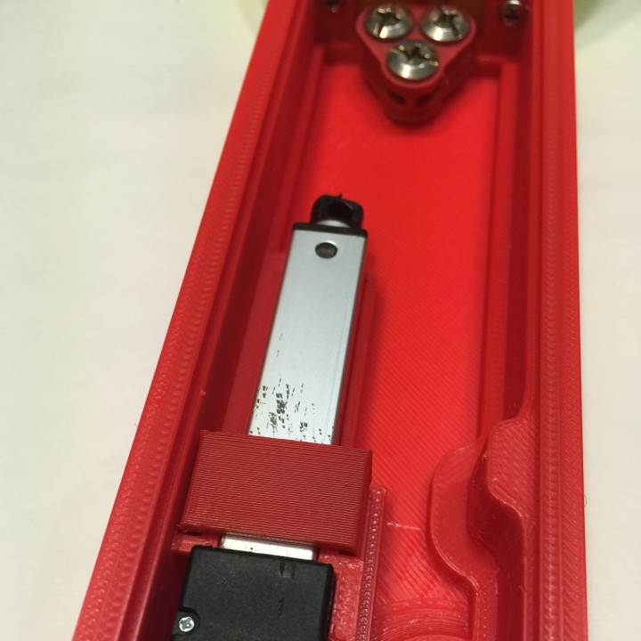 3D Printable Arduino driven Hand Actuator by Jose Santos Lizcano