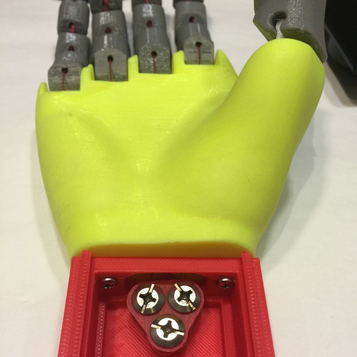 3D Printable Arduino driven Hand Actuator by Jose Santos Lizcano
