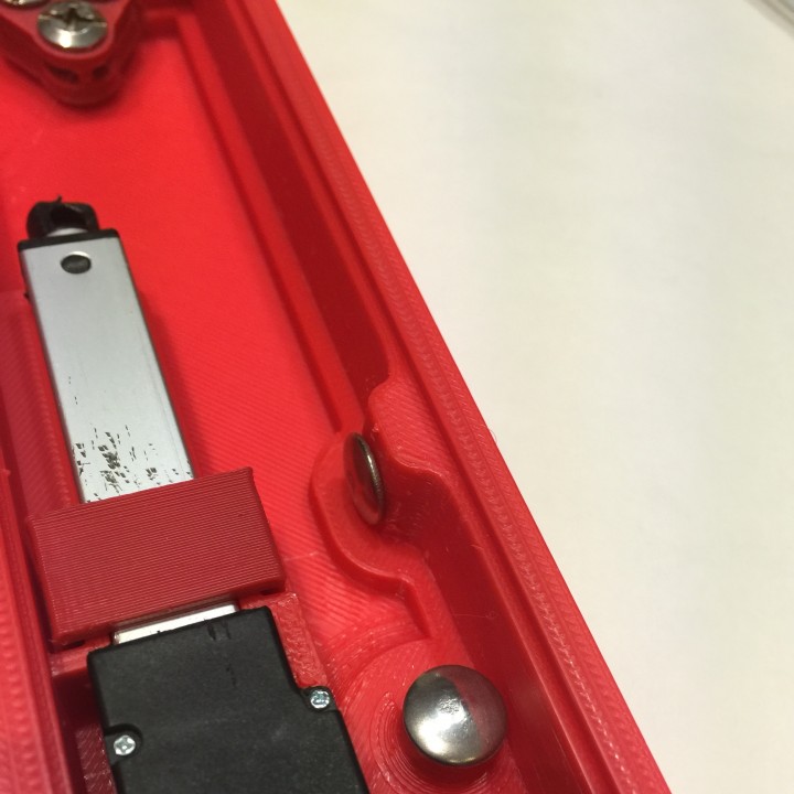 3D Printable Arduino driven Hand Actuator by Jose Santos Lizcano