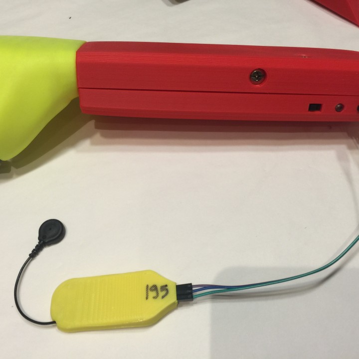 3D Printable Arduino driven Hand Actuator by Jose Santos Lizcano