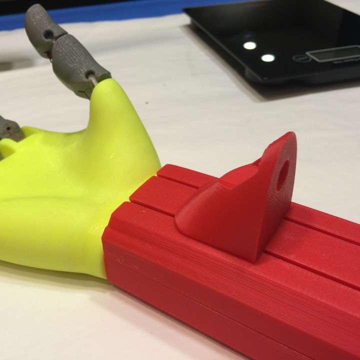3D Printable Arduino driven Hand Actuator by Jose Santos Lizcano