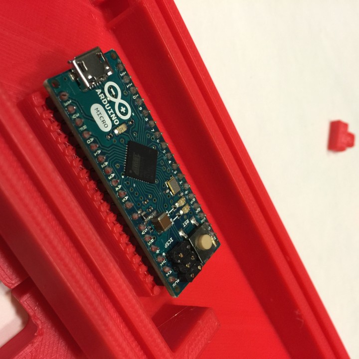 3D Printable Arduino driven Hand Actuator by Jose Santos Lizcano