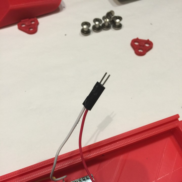 3D Printable Arduino driven Hand Actuator by Jose Santos Lizcano