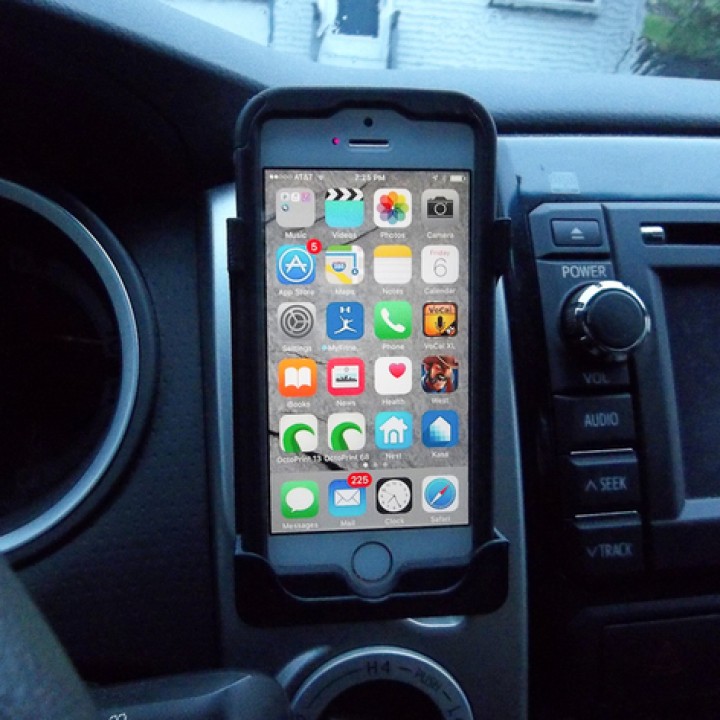 3D Printable Garmin Mount to iPhone Holder by Steve Thone