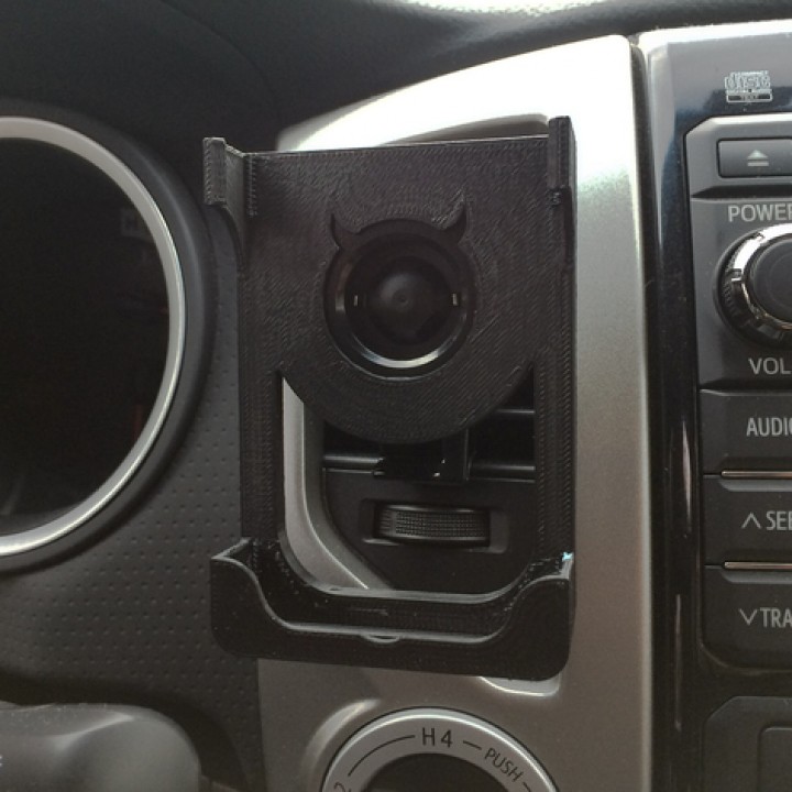 3D Printable Garmin Mount to iPhone Holder by Steve Thone