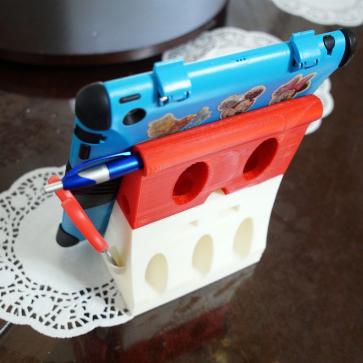 3D Printable TABLO Tablet Organizer by Amy Lewis