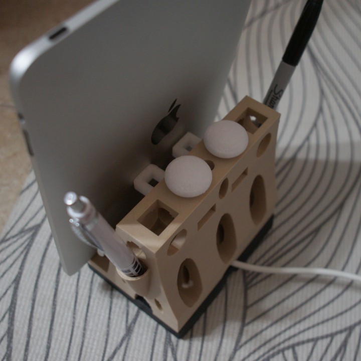 3D Printable TABLO Tablet Organizer by Amy Lewis