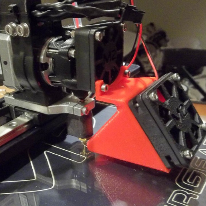 3D Printable Makergear M2 Single V4 Extruder Fan Shroud by Steve Thone