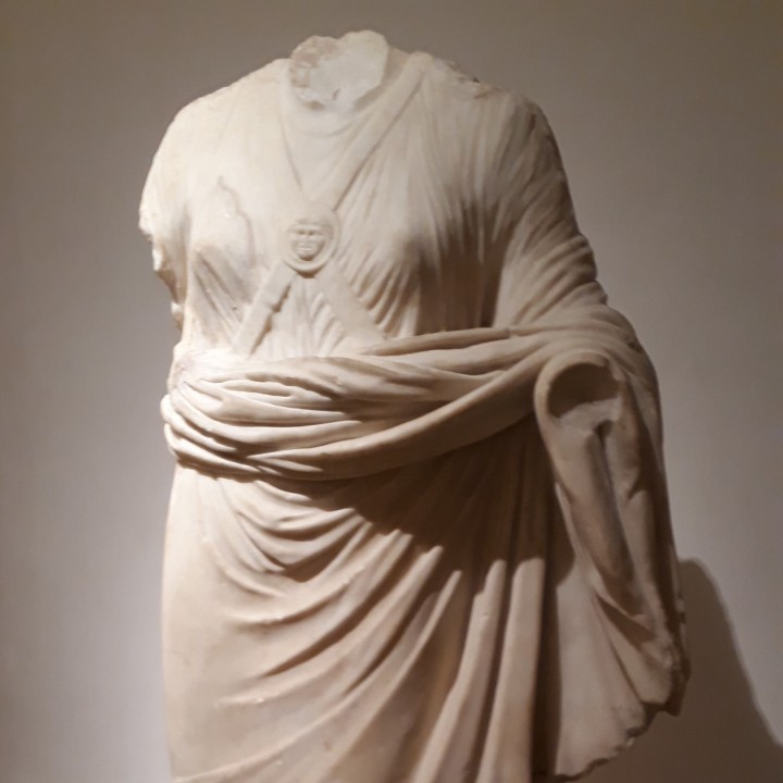 3D Printable Draped female figure by Scan The World