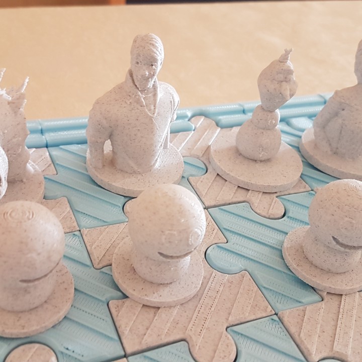 3D Printable Frozen chess by Manuel Aguirre