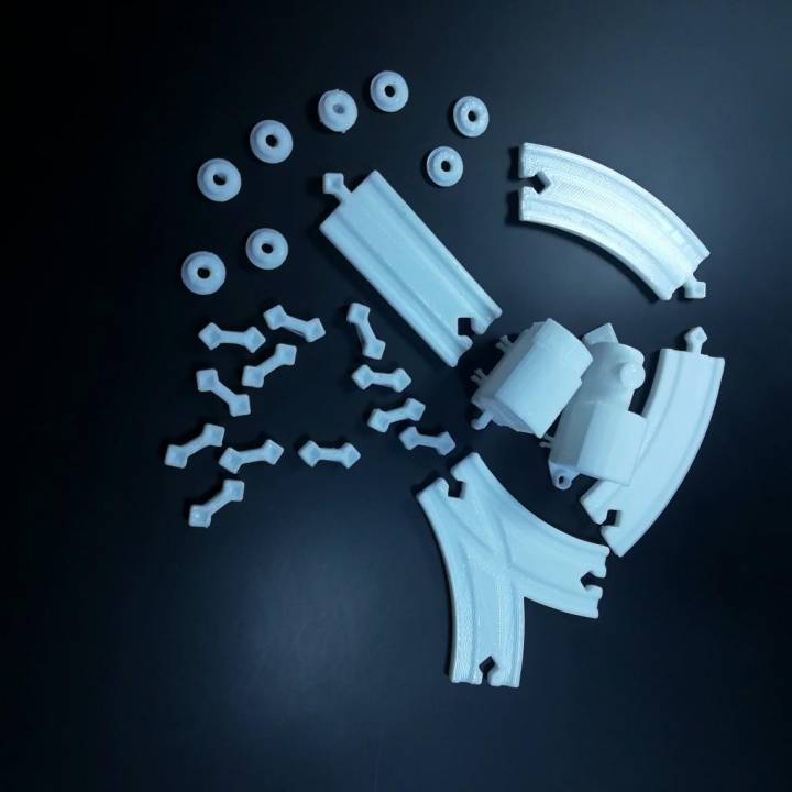 3D Printable train set by Matthew Kaye