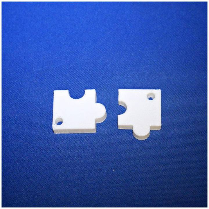 3D Printable puzzle keychain by Paul Leachman