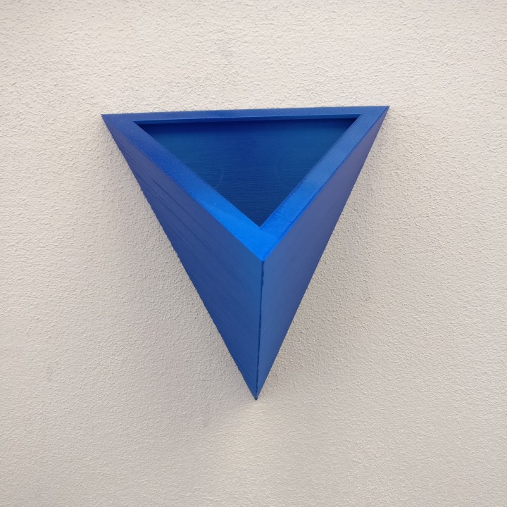 3D Printable Pyramid Wall Planter by Jennes De Schutter