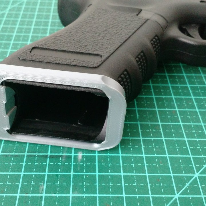 3D Printable Airsoft Glock GBB Magwell by Paulo Drugos