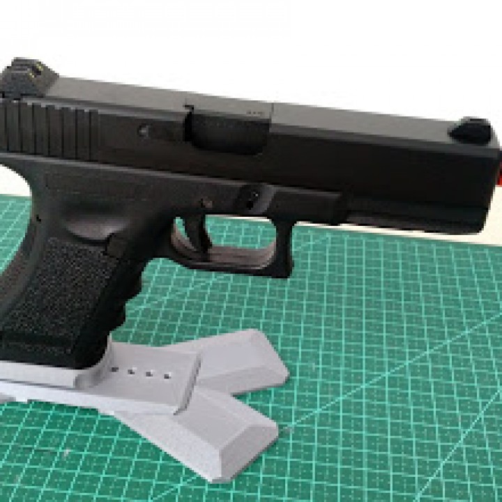 3D Printable Glock GBB Display Stand by Paulo Drugos