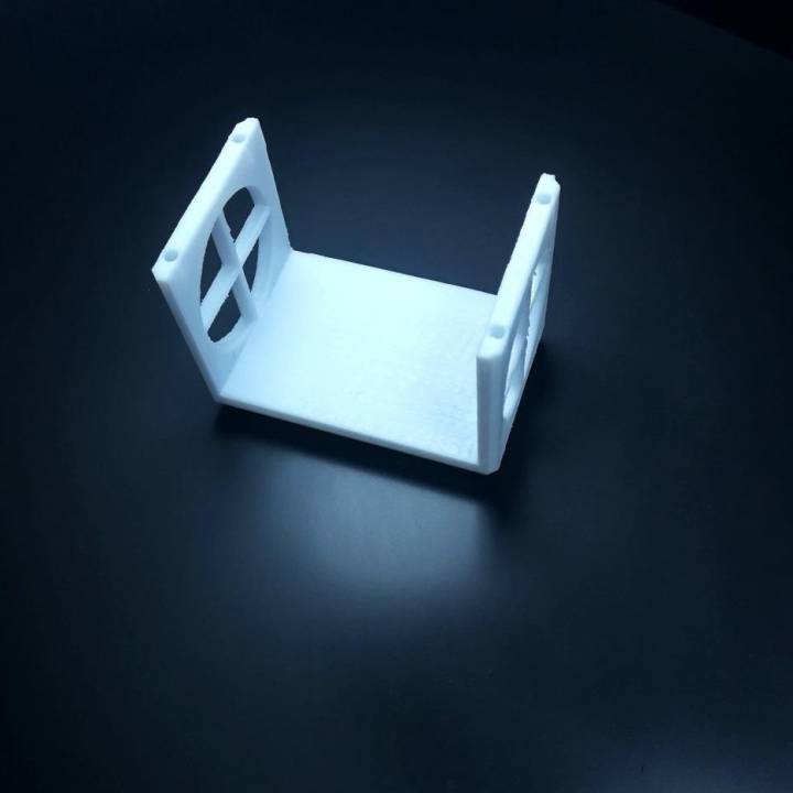 3D Printable Modular Shelf by Devin Filter
