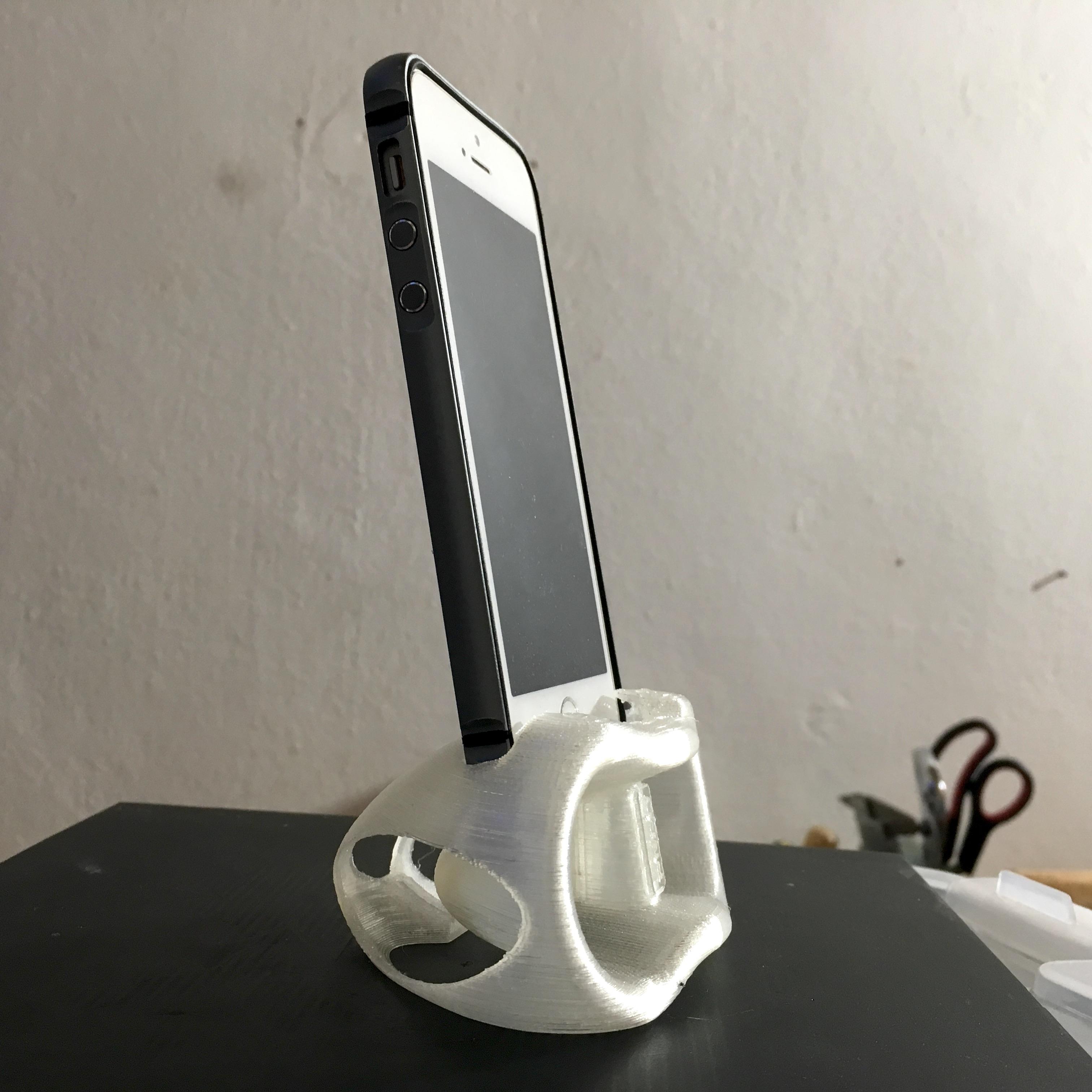 3D Printable iPhone 6 or 7 Passive speaker amplifier and charging dock ...