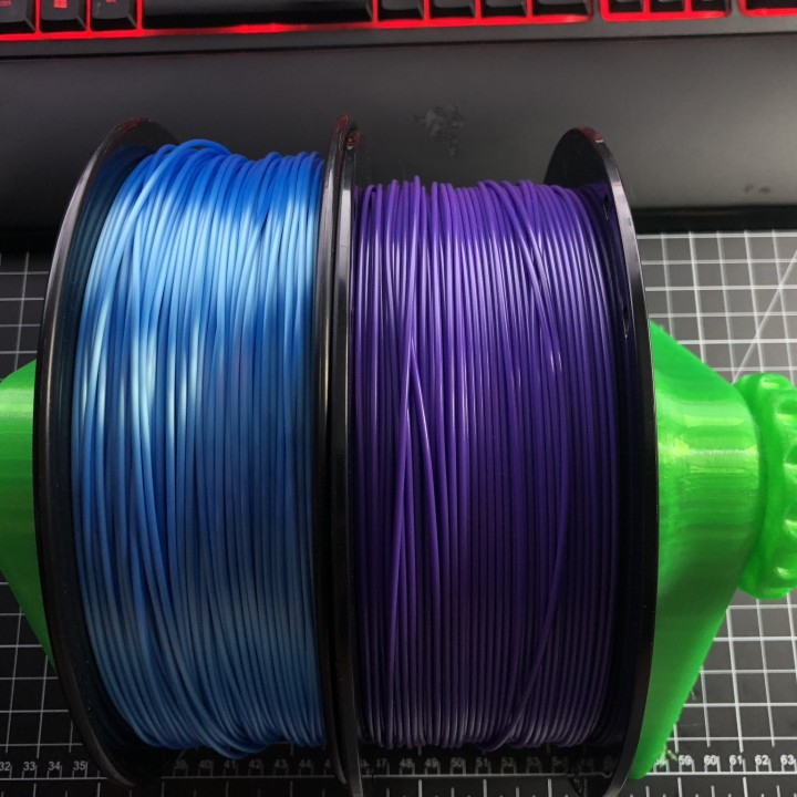 3D Printable Locking Spool Holder by robbie c