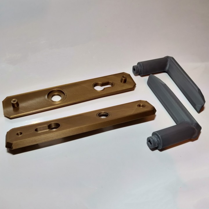3D Printable Personnalised door handle by toth zoltan