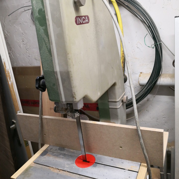 3D Printable Inca 342 bandsaw insert plate by Martina Varsanyi