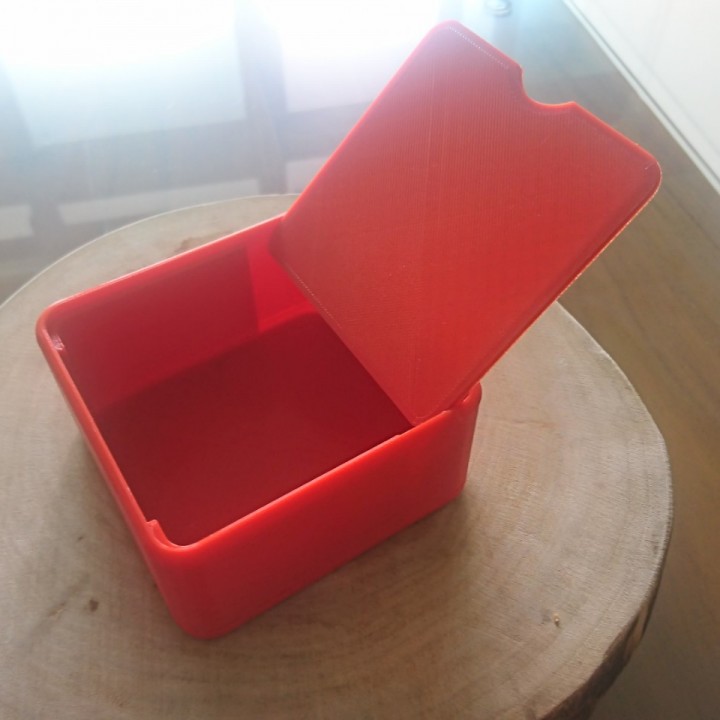 3D Printable Simple box with cover by Jed