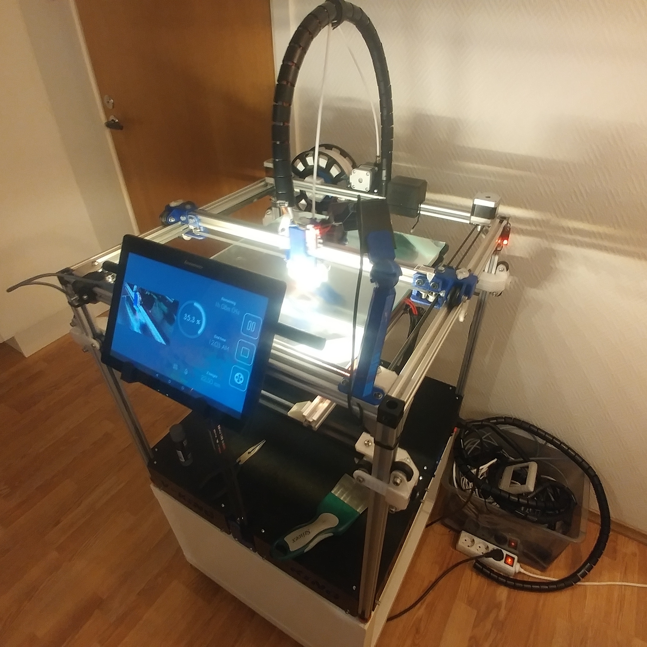 3D Printable V-King CoreXY V2.0 by Roy Berntsen