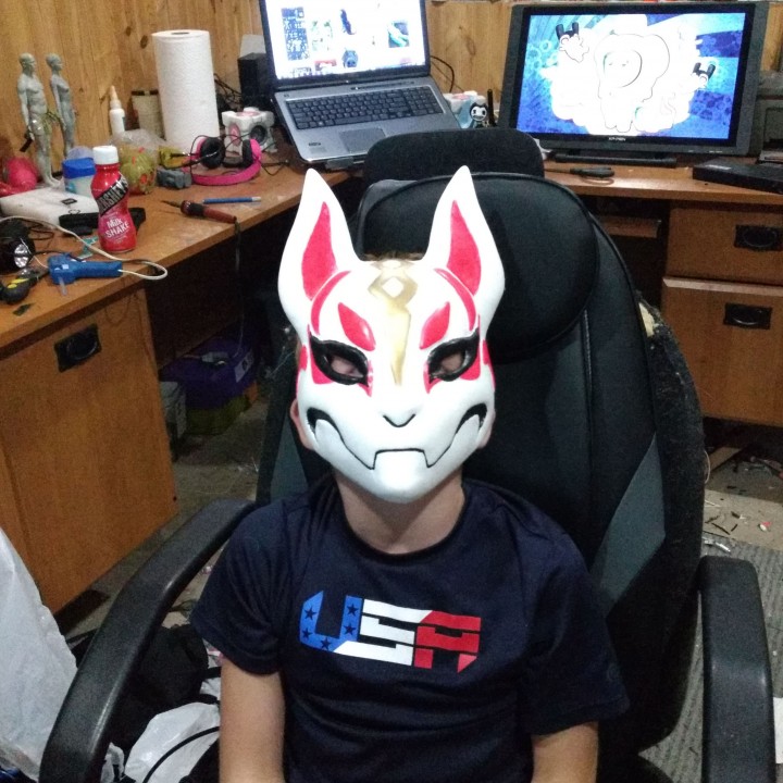 3D Printable Fortnite Kitsune Drift Mask by Tanya Wiesner