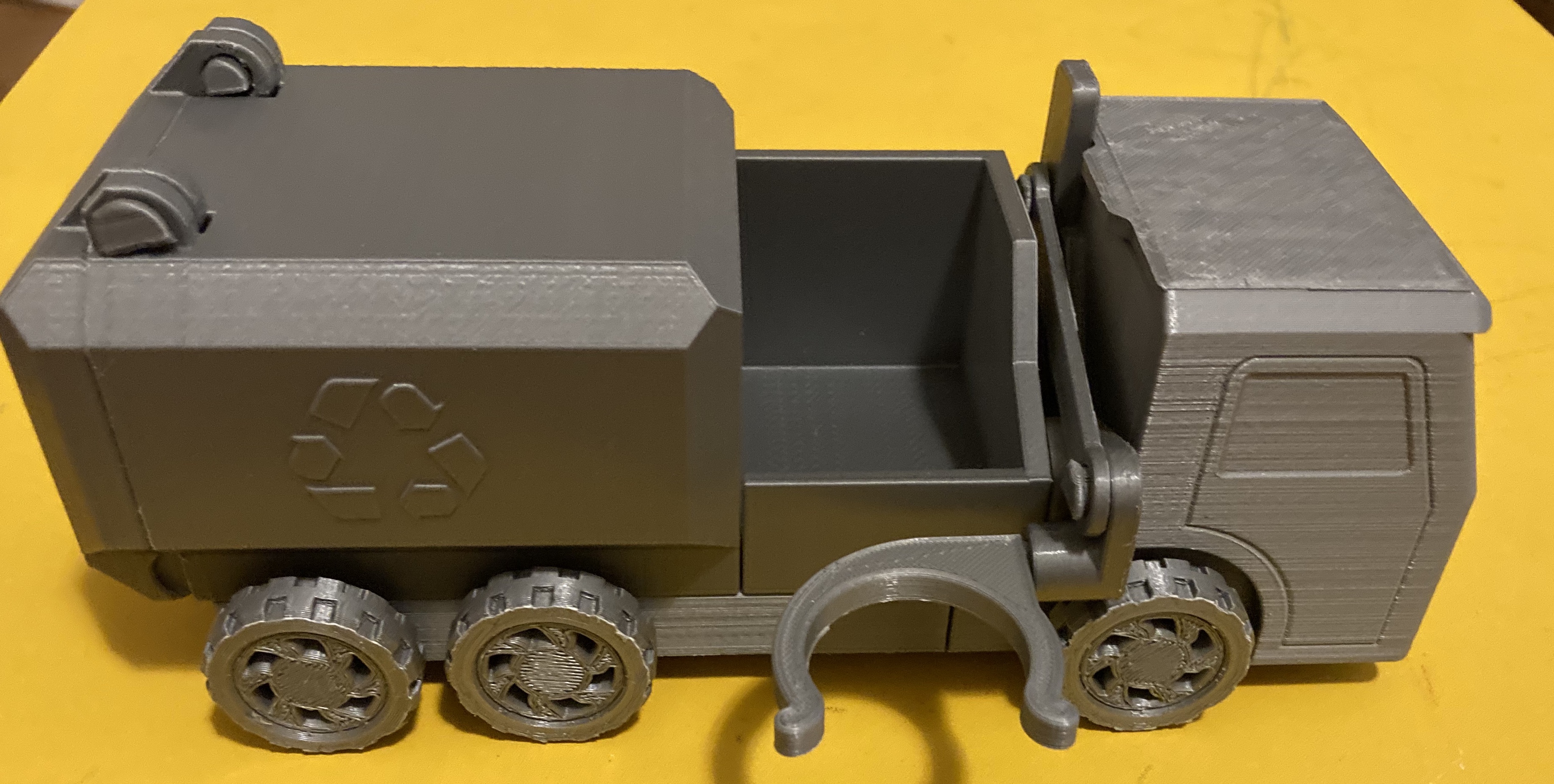3D Printable Recycling Truck by James M. Drachenberg