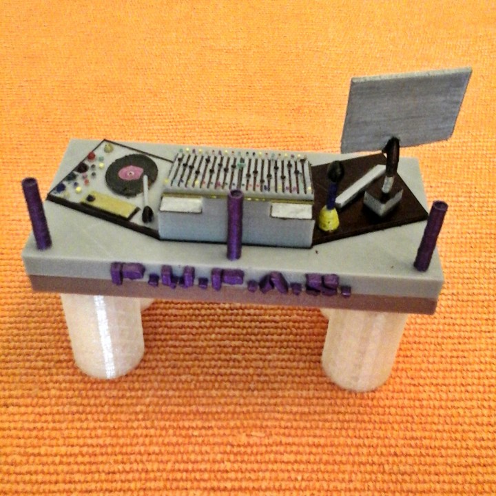 3D Printable LEGO GIANT DJ by MYT