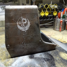 3D Printable Desktop Terminal Replica - Fallout 4 by Power Up Props