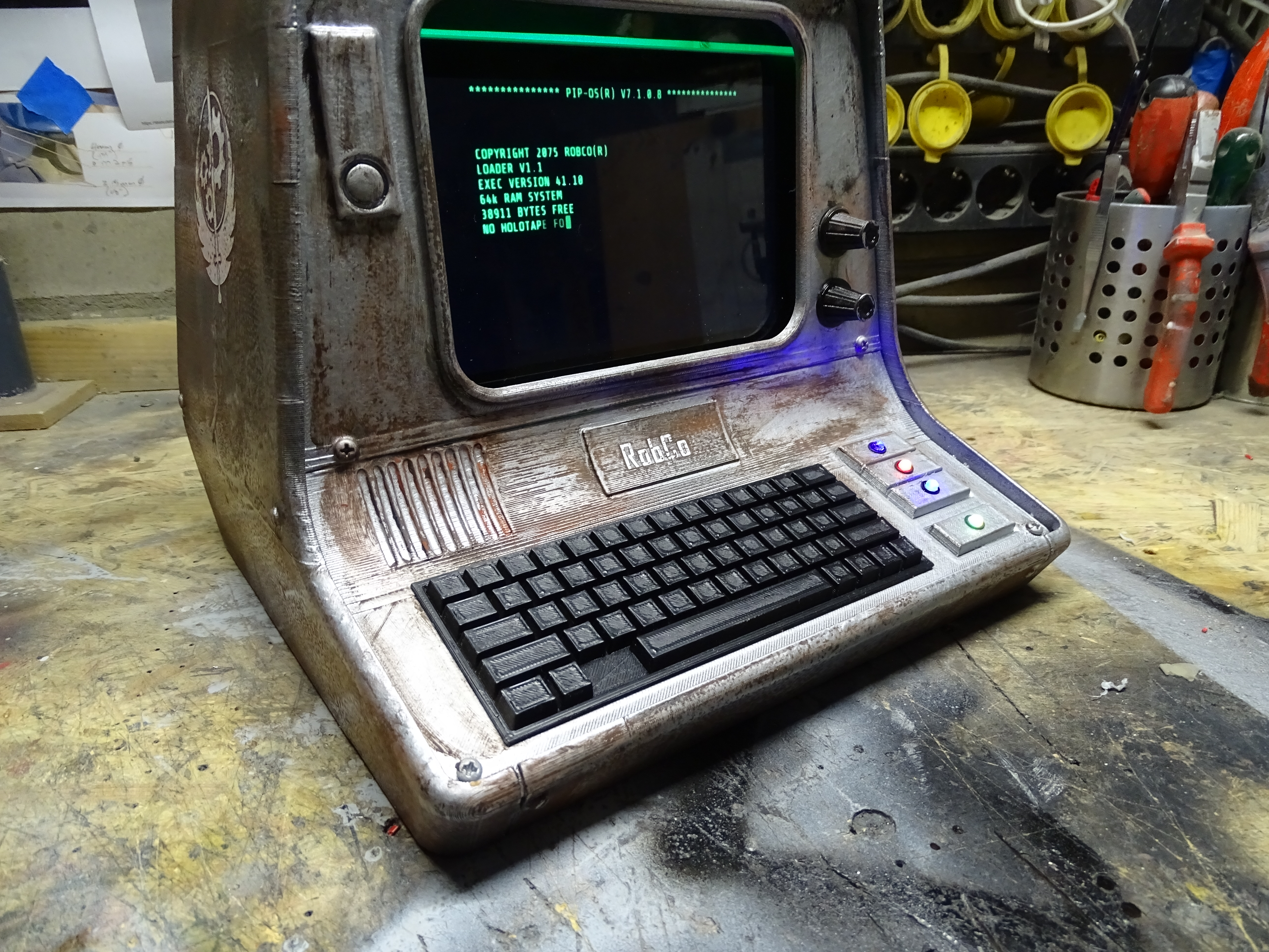 3D Printable Desktop Terminal Replica - Fallout 4 by Power Up Props