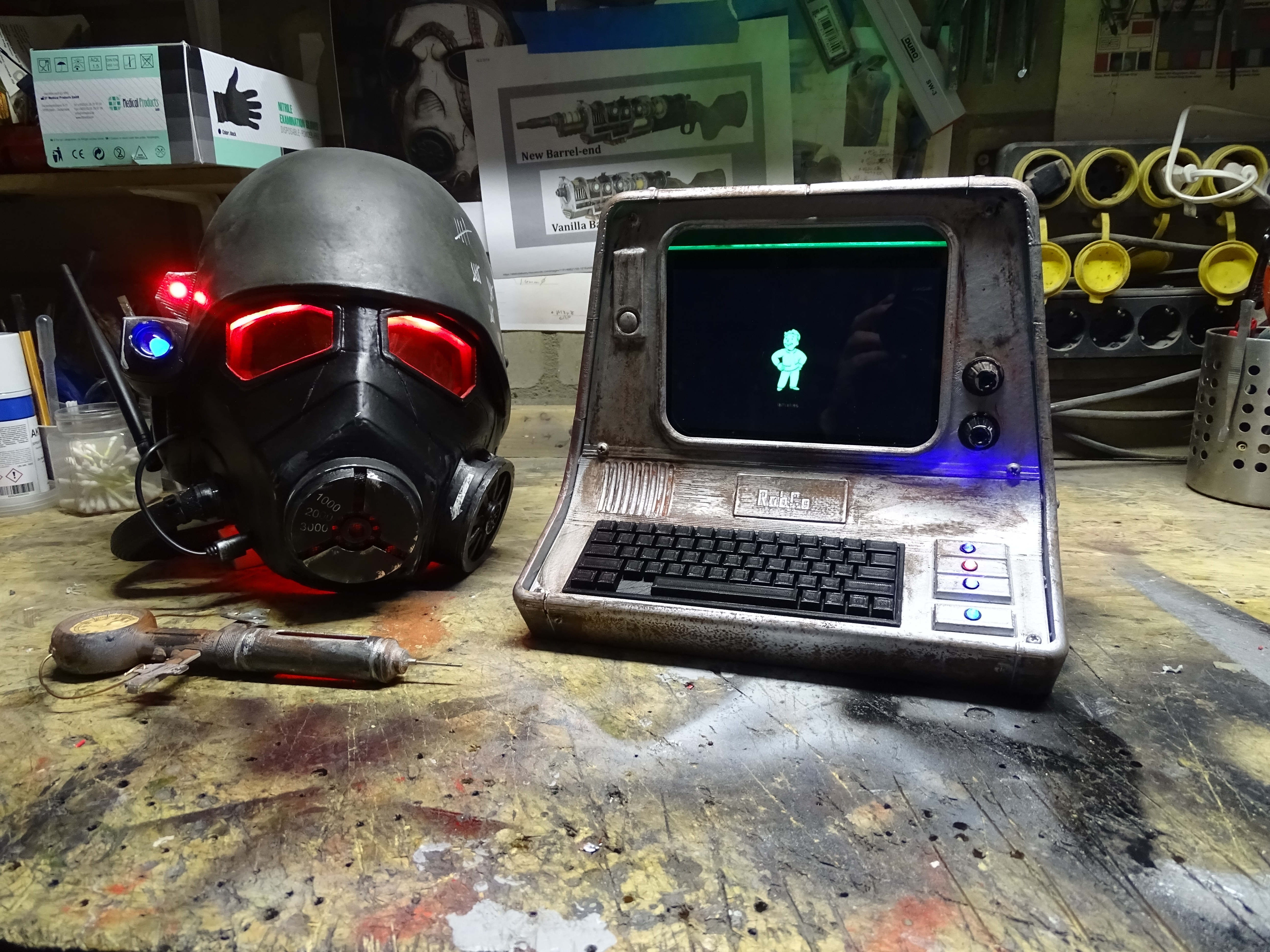 3D Printable Desktop Terminal Replica - Fallout 4 by Power Up Props