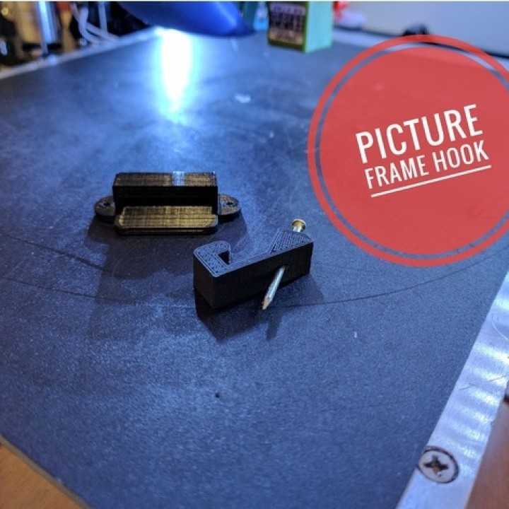3D Printable Picture Frame Hook by Felix Garcia