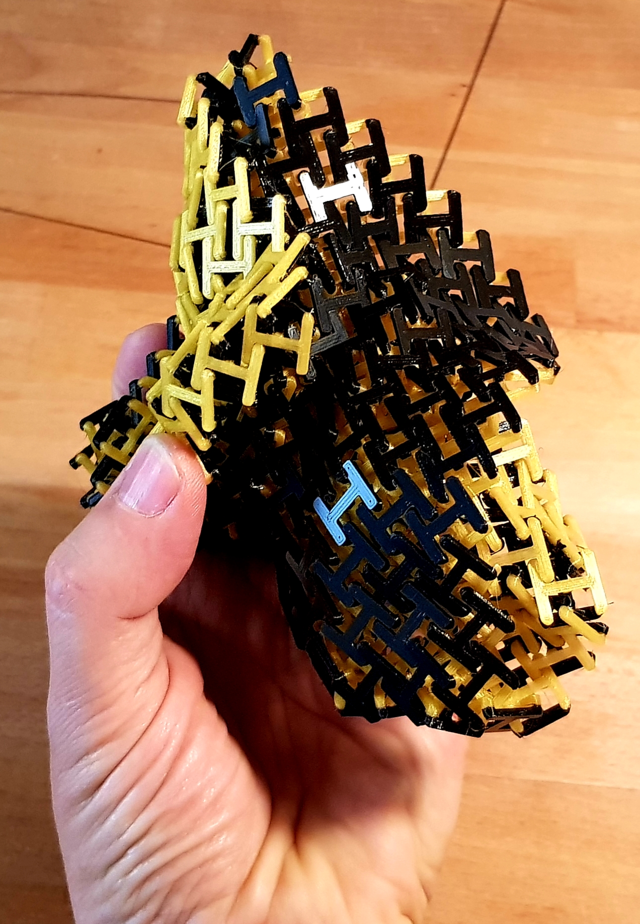 3D Printable Chainmail - 3D Printable Fabric by Agustín Arroyo