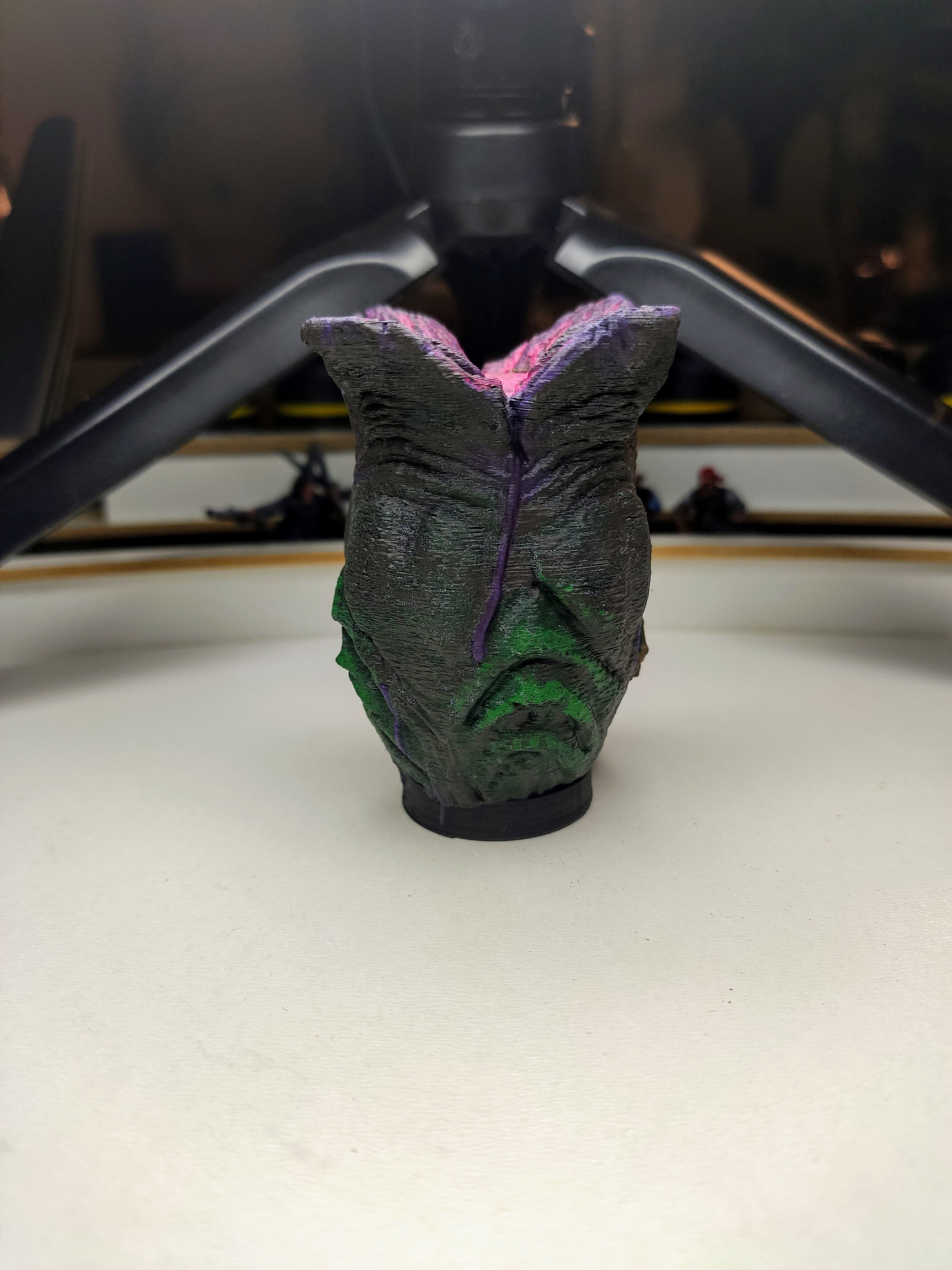 3D Printable Alien Egg - Wacom Pen Holder by David Kong