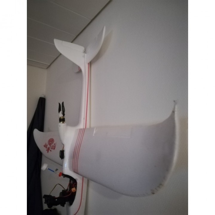 3D Printable RC plane wall hangers by Alexander von Birgelen