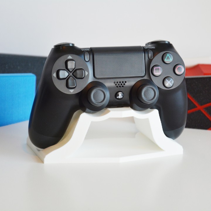 3D Printable Controller Stand (PS4 Dualshock) by Duncan Smith