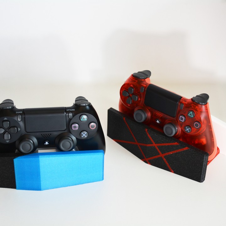 3D Printable Controller Stand (PS4 Dualshock) by Duncan Smith