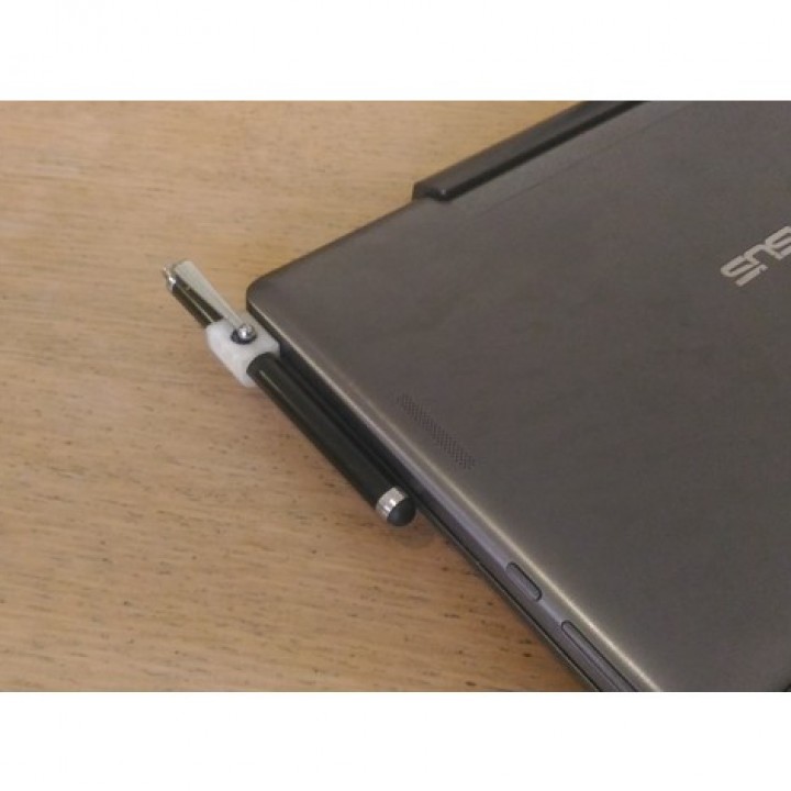 3D Printable USB Pen Holder by Léo Knapp