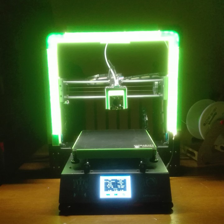 3D Printable lighting of the printer's table by Bartosz Kryszak