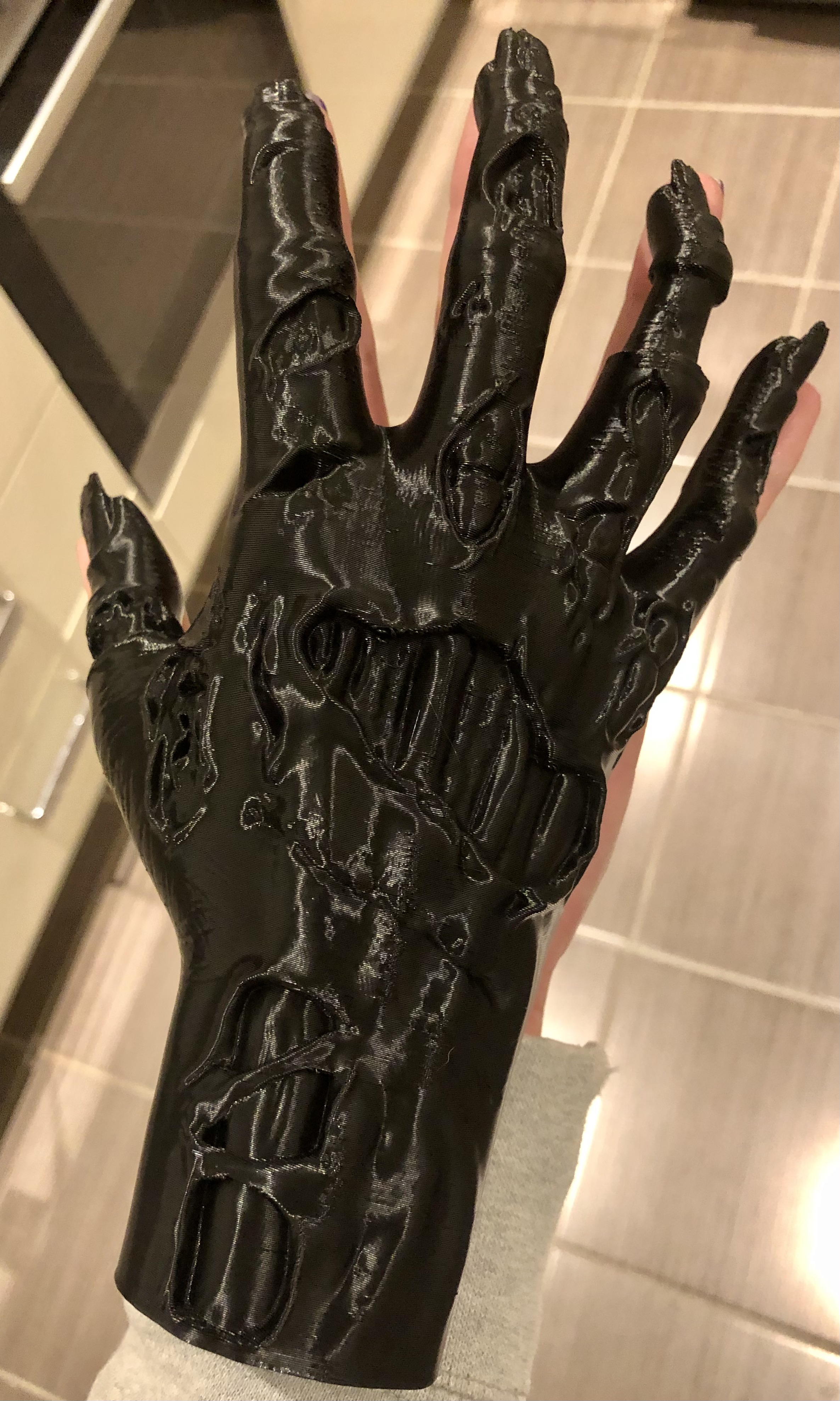 3D Printable Zombie hand (Pre-Supported) by Fotis Mint Studios