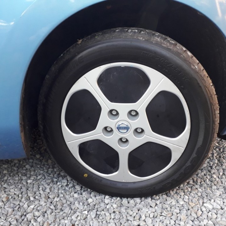 3D Printable Nissan Leaf alloy rim aero inserts ("Leaf Petals") by Paul ...