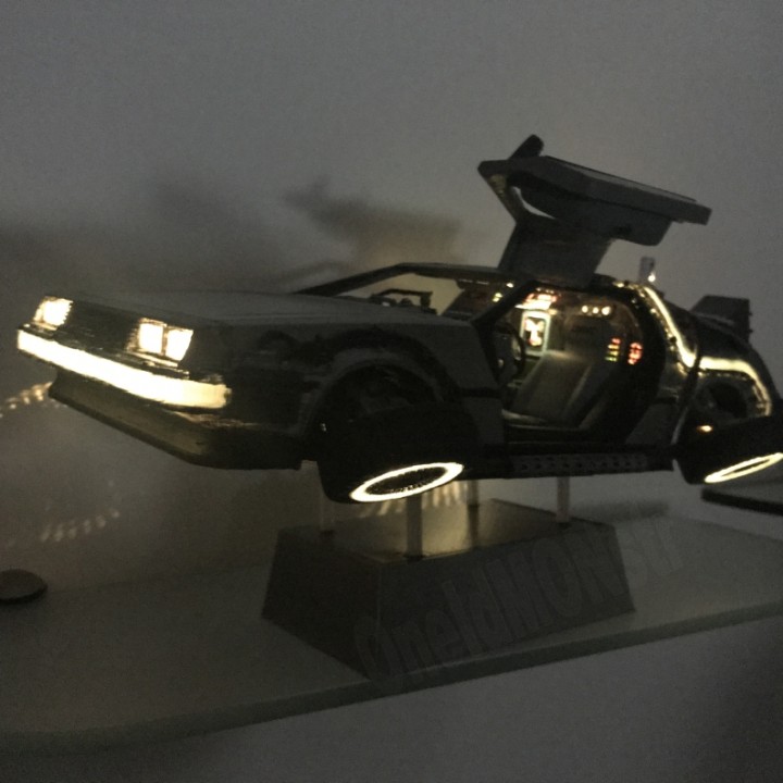 3D Printable DIY DeLorean Time Machine with lights!! by Wa Fa