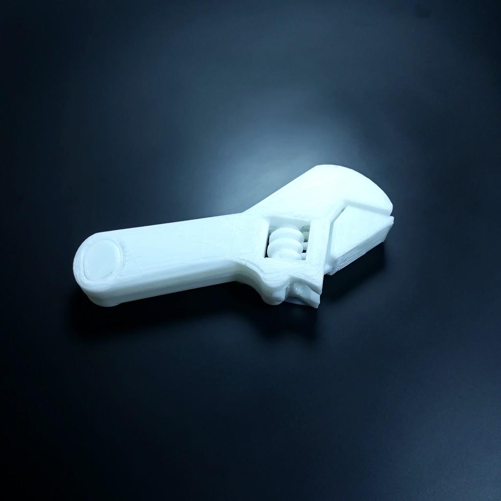 3D Printable functional adjustable wrench by caleboclair