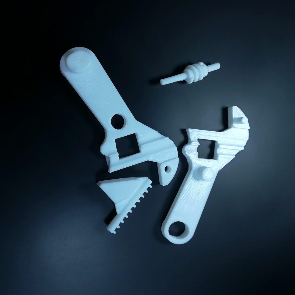 3D Printable functional adjustable wrench by caleboclair
