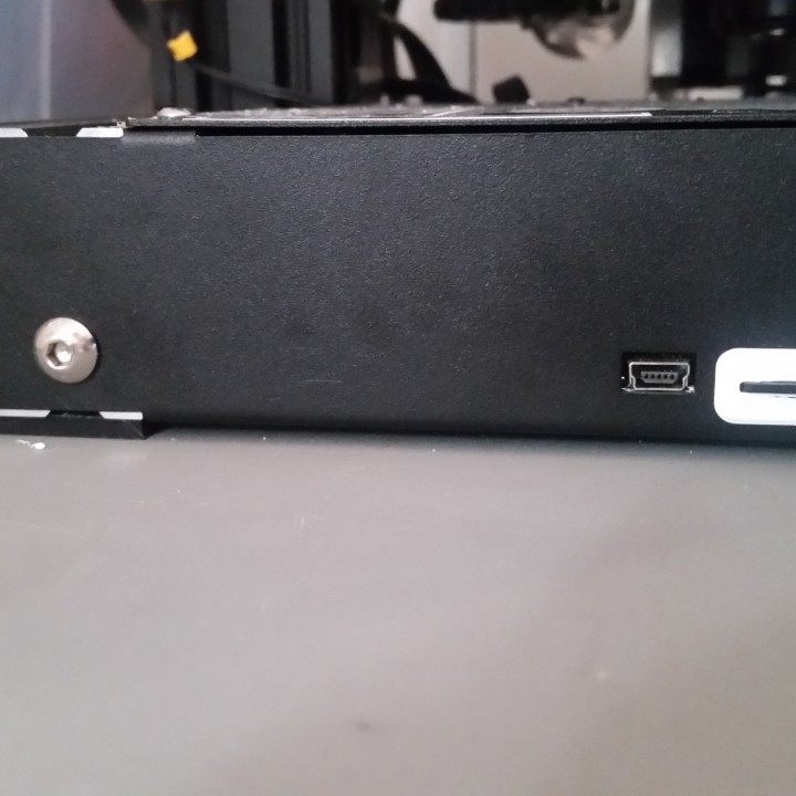 3D Printable SD card saver Ender 3 by Anton Ravn