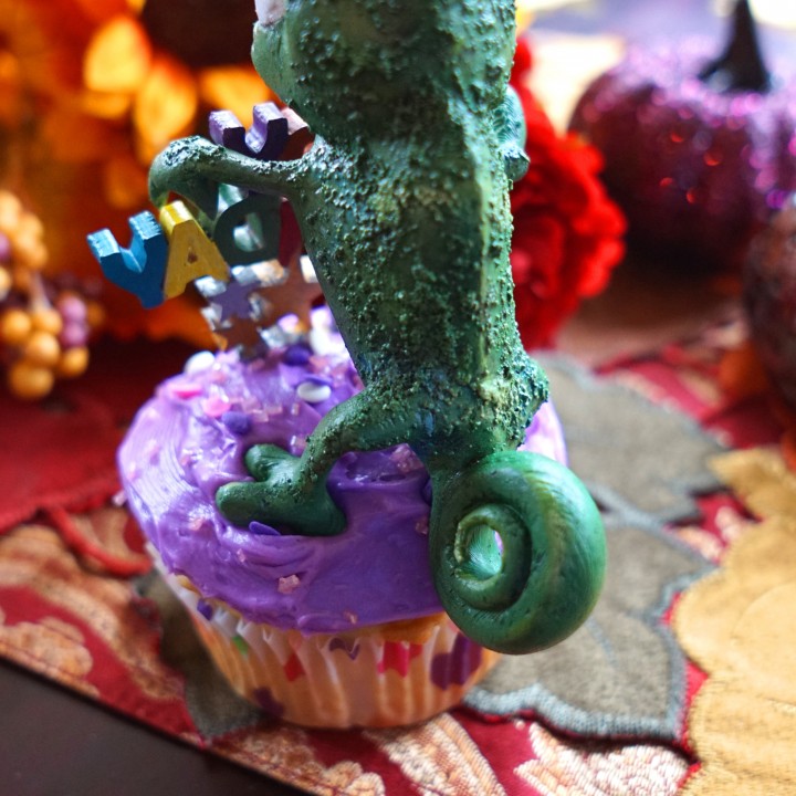 3D Printable Tangled - Pascal by Dr. T